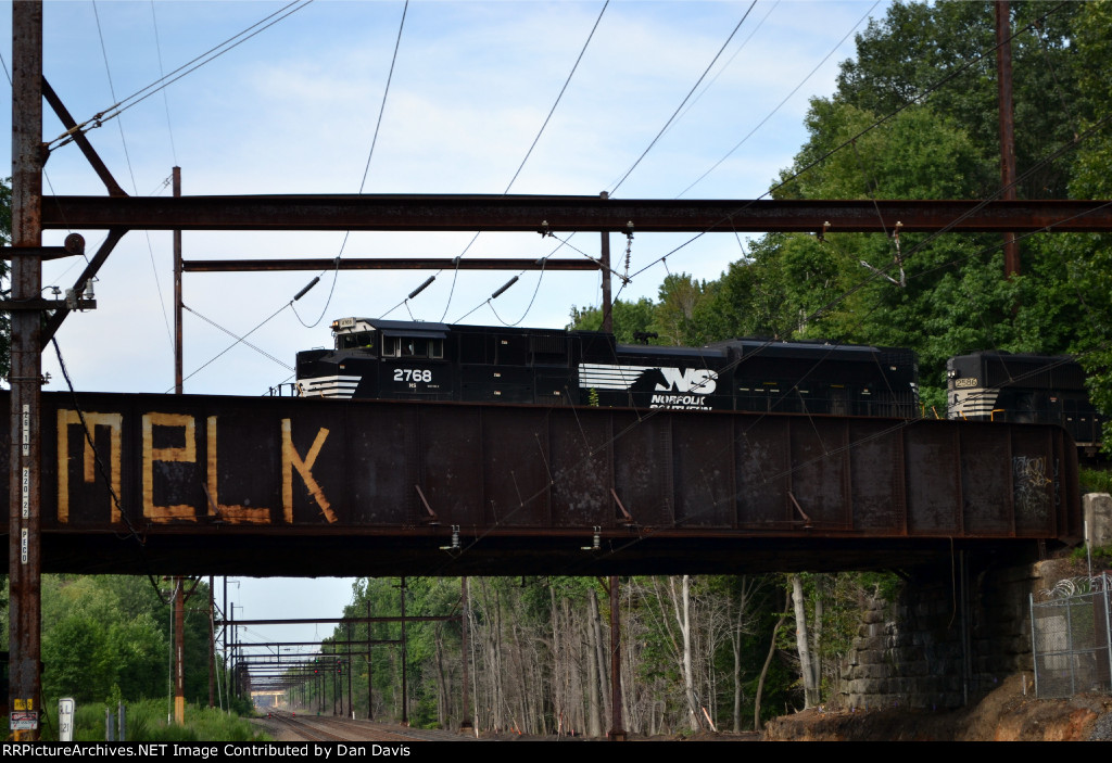 NS SD70M-2 2768 leads 17G through West Lang